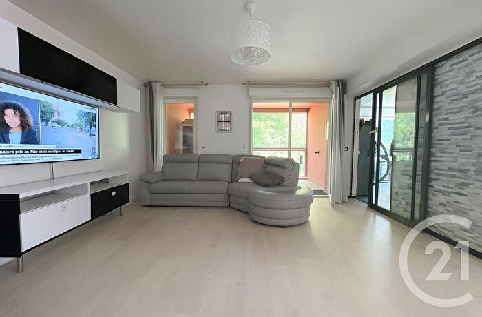 Appartement à vendre - Stains, Les Trois Rivières - 3 pièces - 2 chambres