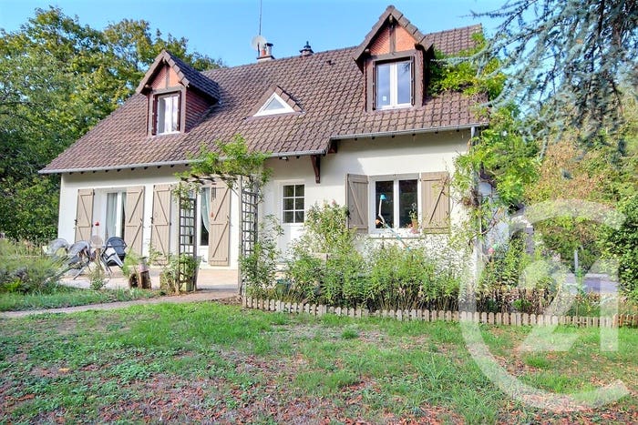 Candé-sur-Beuvron : Maison 5 pièces à vendre