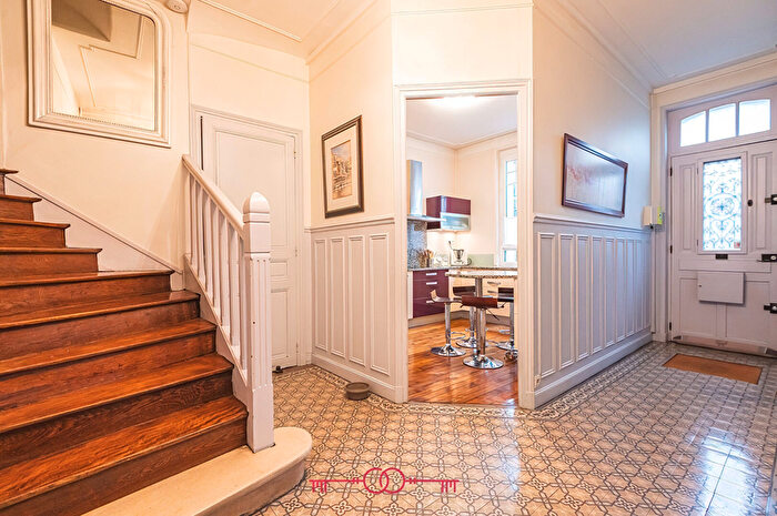 Maison à vendre - Reims, Centre-ville - 7 pièces - 5 chambres