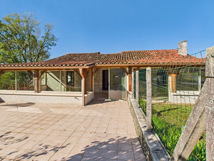 Maison à vendre - Bertric-Burée - 5 pièces - 3 chambres