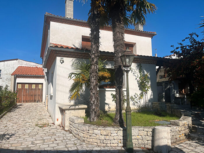 Maison à vendre - Royan, Marne-Yeuse, Royan - 6 pièces - 4 chambres