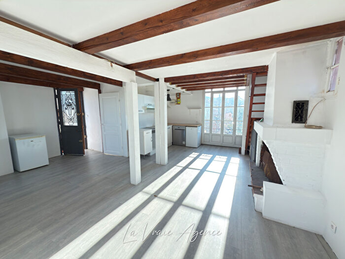 Appartement à vendre - Allauch, Centre-ville, Village - 3 pièces - 2 chambres