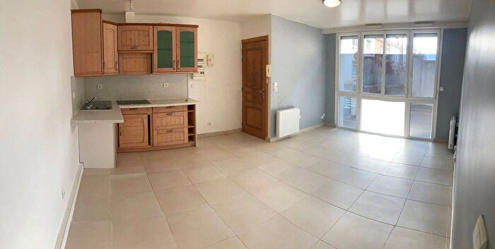 Appartement à louer - Croix Saint Loup-Saint Nicolas, Meaux - 3 pièces - 2 chambres