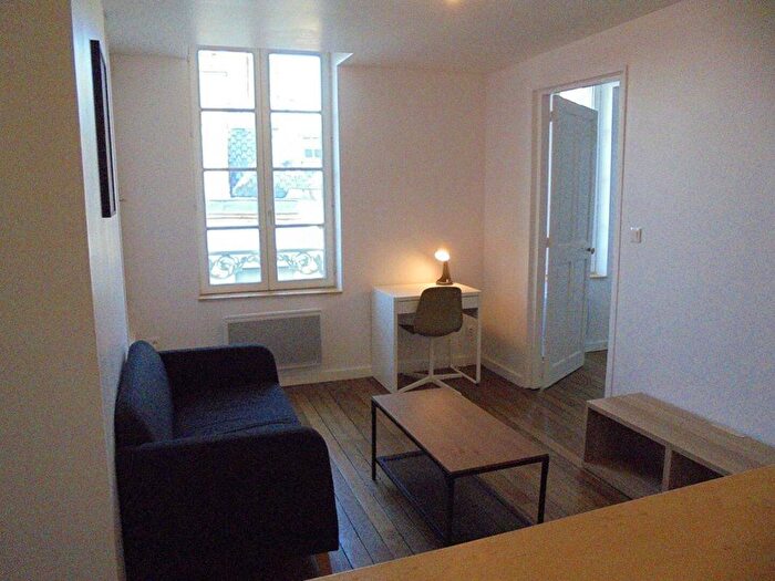 Appartement à louer - Plateau, Laon - 2 pièces - 1 chambre