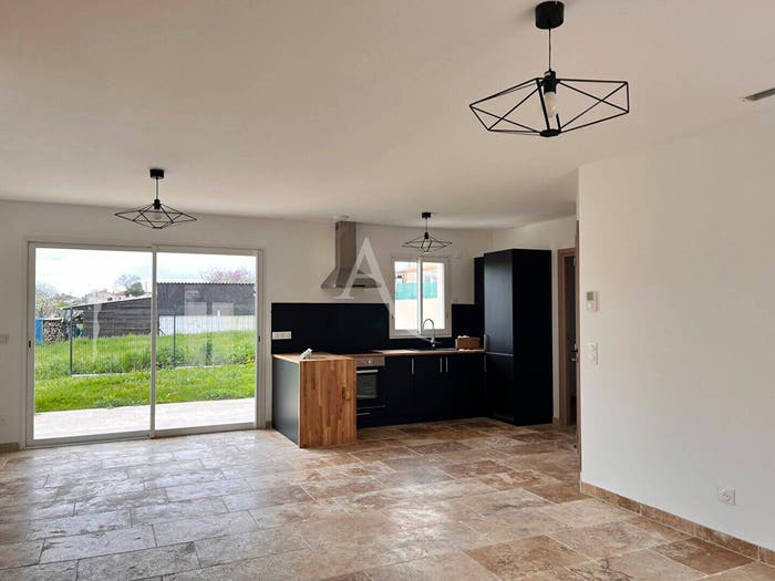 Maison 4 pièces à louer à Bords