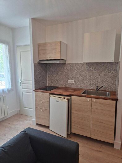 Nierme et Geilles, Oyonnax : Appartement 1 pièce à louer