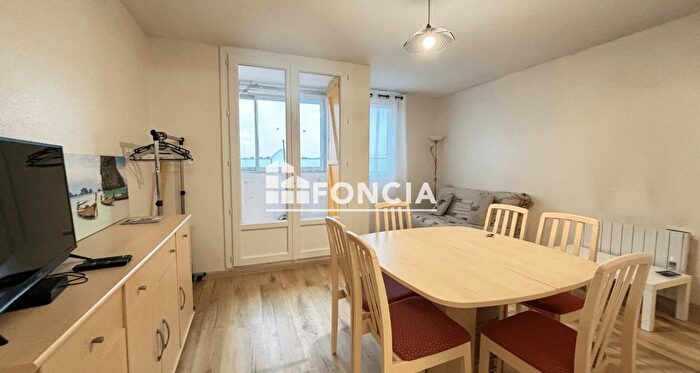 Maisons à vendre et appartements à louer - 1