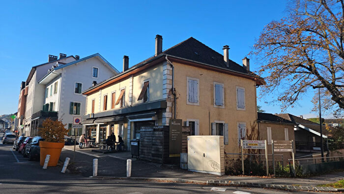 Saint-Julien-en-Genevois, Centre-ville : Appartement 4 pièces à vendre