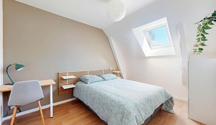 Maison à louer - Cesson-Sévigné, Centre-ville, La Hublais, Beausoleil - 1 pièce - 1 chambre