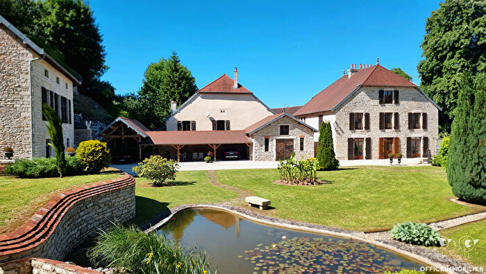 Maison à vendre - Besançon, Boucle, Chapelle des Buis - 9 pièces - 5 chambres