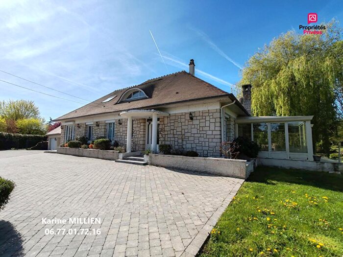 Ivry-la-Bataille : Maison 8 pièces à vendre