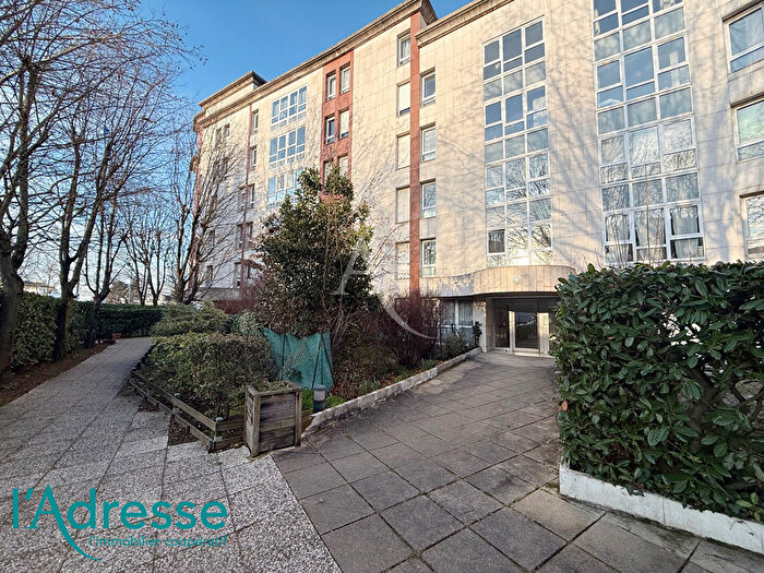 Appartement à vendre - Noisy-le-Grand, Centre-ville - 3 pièces - 2 chambres