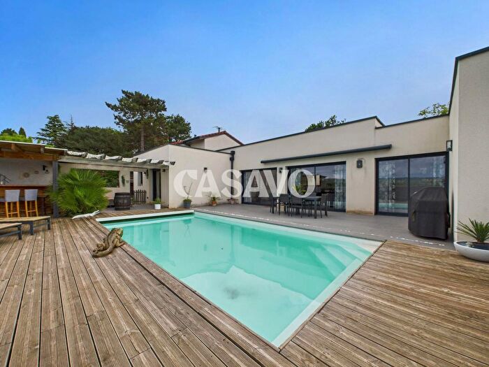 Maison à vendre - Reventin-Vaugris - 5 pièces - 4 chambres