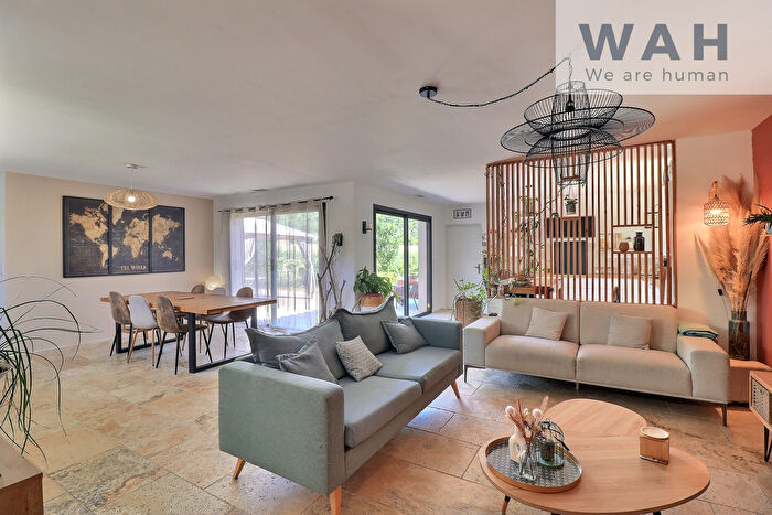 Maison 6 pièces à Montmirat, à vendre