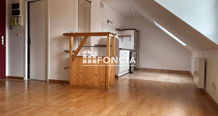 Romanie, Les Essarts-le-Roi : Appartement 1 pièce à louer