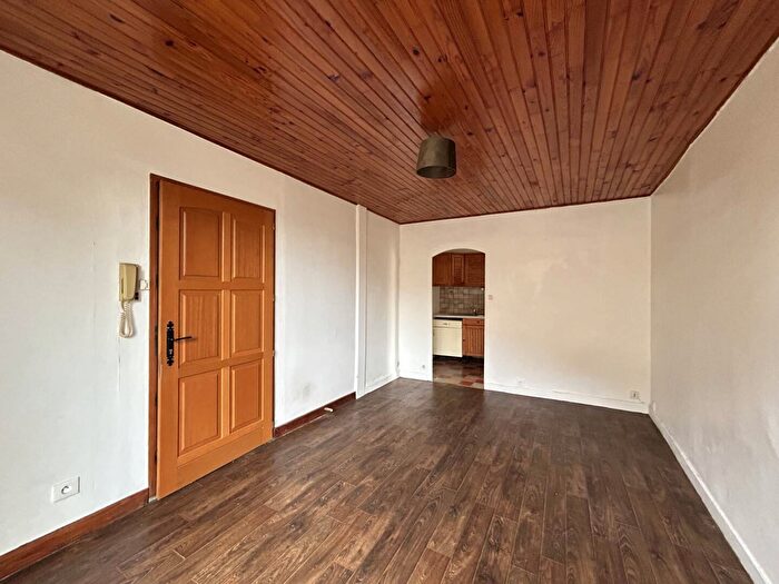 Appartement à louer - Yzeron - 3 pièces - 2 chambres