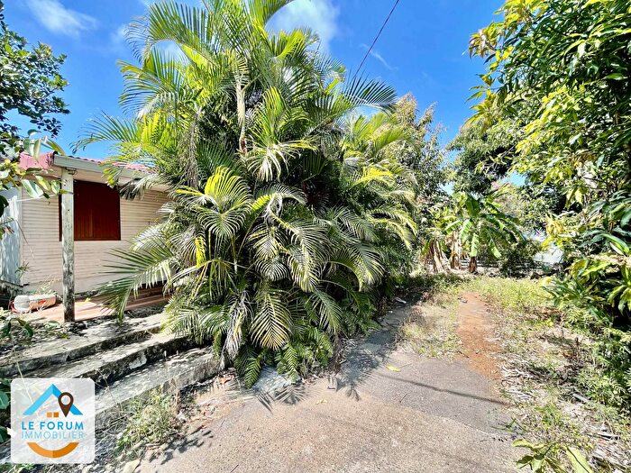 Maison à vendre - Saint-Joseph - 4 pièces - 3 chambres