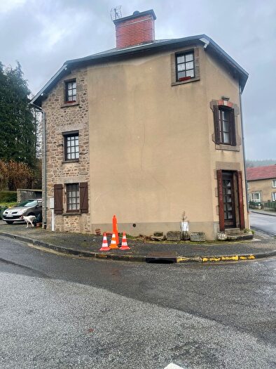 Maison à vendre - Saint-Sulpice-Laurière - 5 pièces - 3 chambres