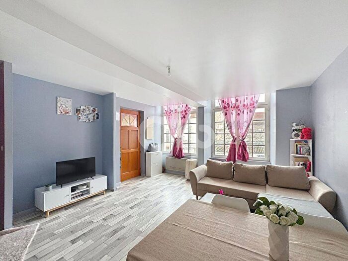 Appartement à louer - Centre-Faubourgs Sud, Chaumont - 1 pièce