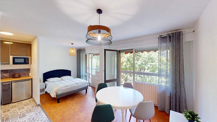 Appartement à louer - Bergson-La Terrasse, Saint-Étienne - 1 pièce