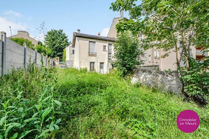 Montreuil, Centre-ville : Maison 3 pièces à vendre