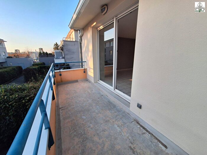 Appartement à louer - Planoise, Châteaufarine, Besançon - 3 pièces - 2 chambres