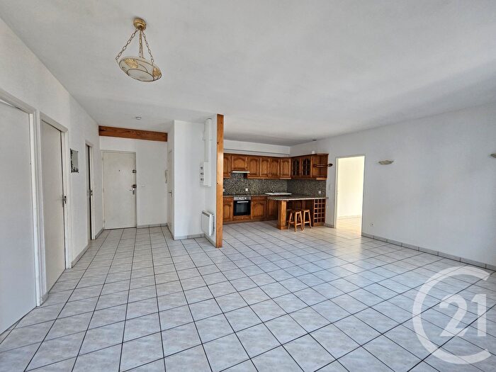 Appartement à louer - Graulhet, Centre-ville, Panessac, Plaine de Millet - 3 pièces - 2 chambres