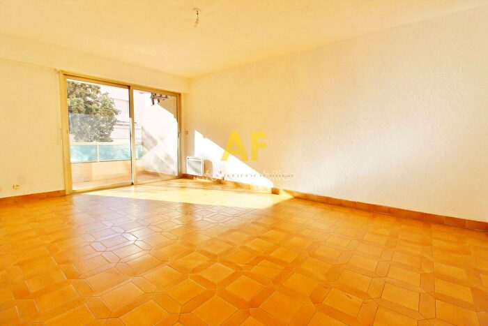 Appartement à louer - Saint-Raphaël - 2 pièces - 1 chambre