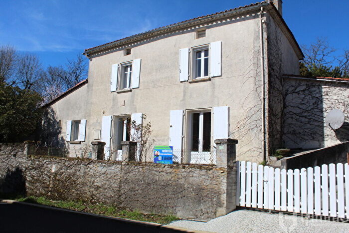 Maison 6 pièces à Ronsenac, à vendre