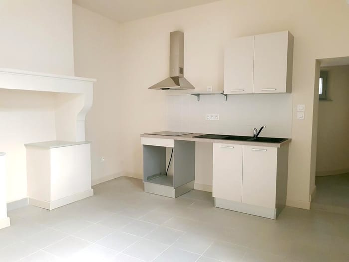 Appartement 3 pièces à louer à Nîmes, Ecusson, Arènes