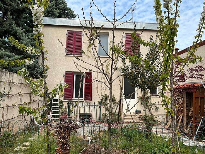 Maison 4 pièces à louer à Le Bachut, Lyon 8ème arrondissement