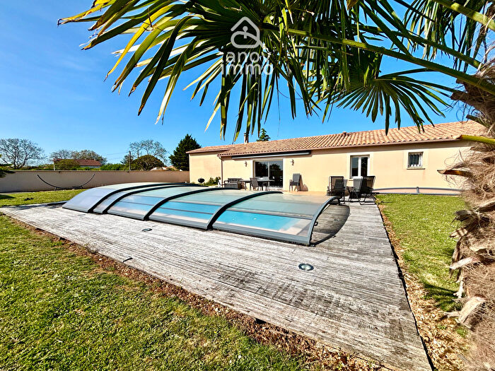 Maison 5 pièces à Chabournay, à vendre