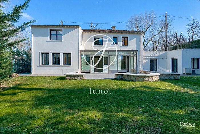 Maison 8 pièces à Le Vésinet, République, à vendre