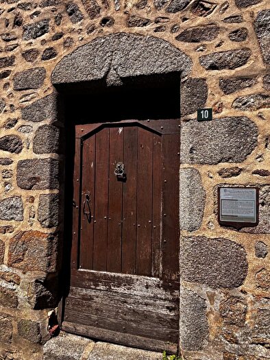 Chénérailles - Maison 2 pièces à vendre
