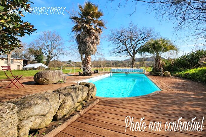 Maison à vendre - Vic-Fezensac - 7 pièces - 4 chambres