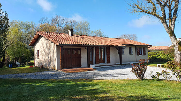 Maison à vendre - Hagetmau - 4 pièces - 3 chambres