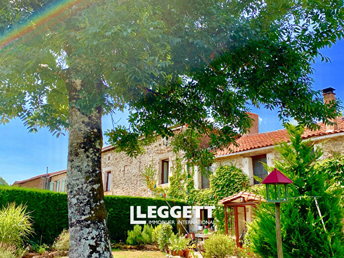 Maison à vendre - Montemb uf, Montemboeuf - 18 pièces - 12 chambres