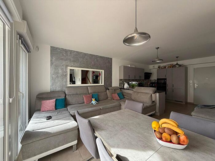 Maison à vendre - Miramas, La Crau - 5 pièces - 4 chambres