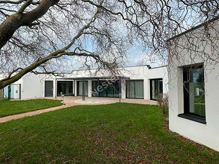 Maisons à vendre et appartements à louer - 1