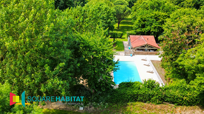 Maison à vendre - Nieul-le-Dolent - 8 pièces - 5 chambres