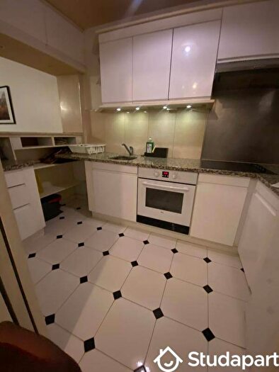 Appartement à louer - Pvé Neuf-Mont dEst, Noisy-le-Grand - 1 pièce - 2 chambres