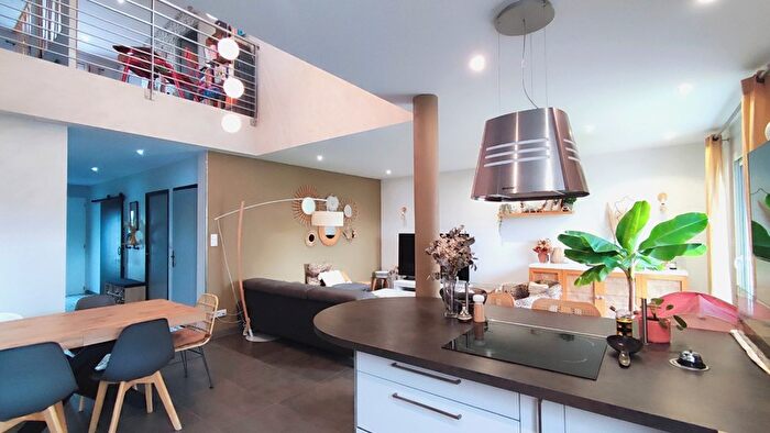 Maison à vendre - Saulon-la-Rue - 5 pièces - 4 chambres