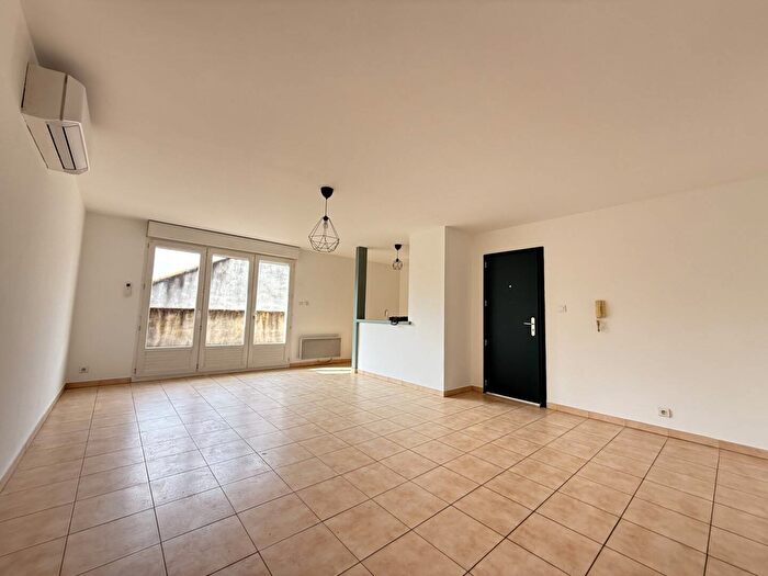 Appartement à louer - Exterieur, Bédarrides - 2 pièces - 1 chambre