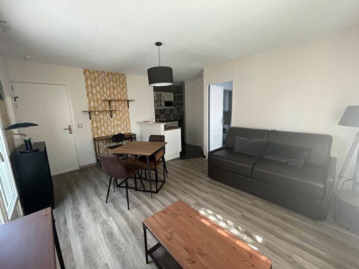 Appartement à louer - Neauphle-le-Château - 2 pièces - 1 chambre