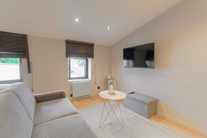 Appartement à louer - La Tour-de-Salvagny - 2 pièces - 1 chambre