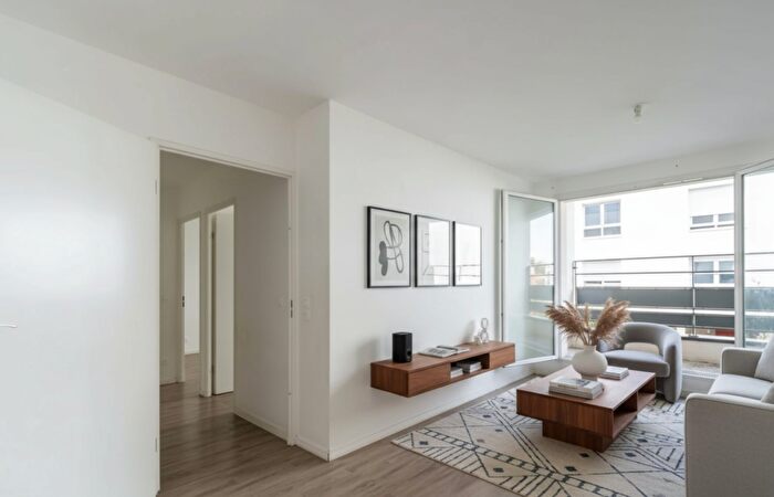 Appartement à vendre - Livry-Gargan, La Poudrerie - 3 pièces - 2 chambres