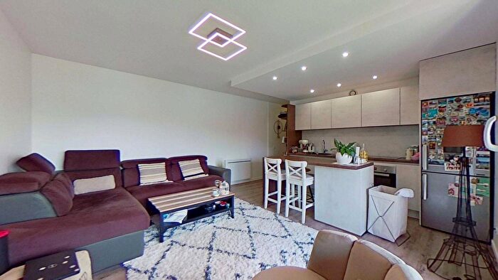 Appartement à louer - Flammarion, Lyon ème arrondissement - 2 pièces - 1 chambre