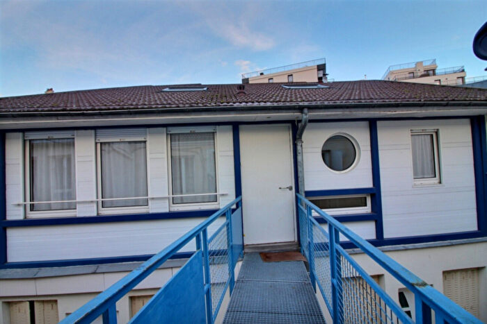 Appartement à vendre - Issy-les-Moulineaux, Centre-ville, Corentin Celton, Les Varennes - 3 pièces - 2 chambres