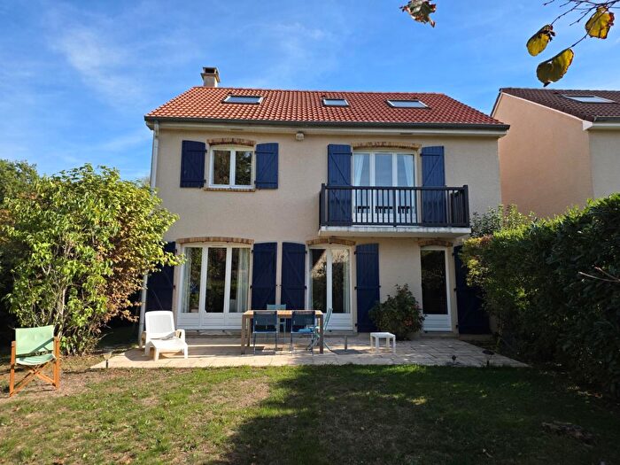 Noisy-le-Roi : Maison 8 pièces à vendre