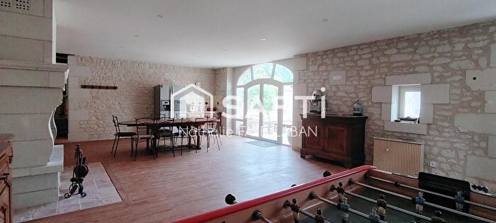 Maison 8 pièces à Naintré, à vendre